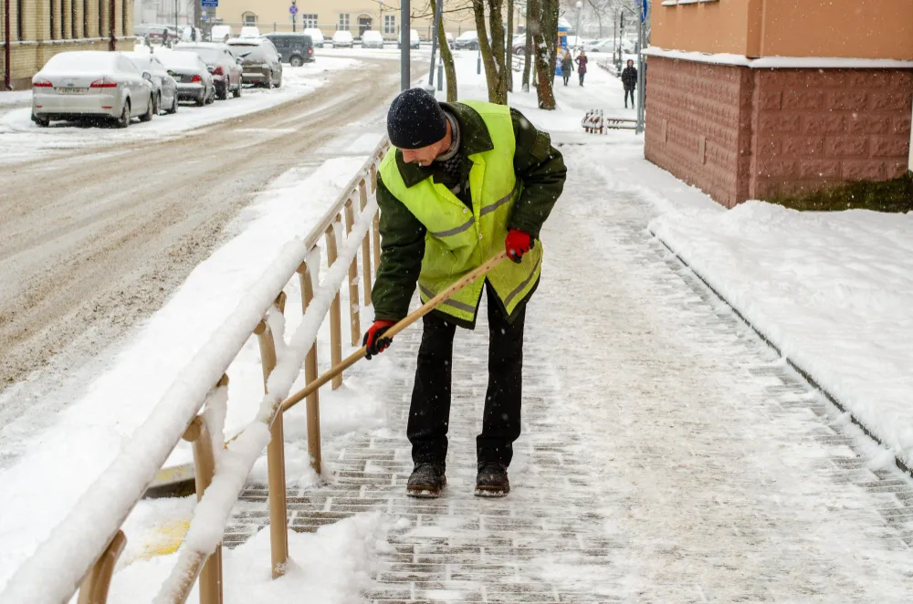Professional Sidewalk Snow Clearing in Calgary I GG Calgary